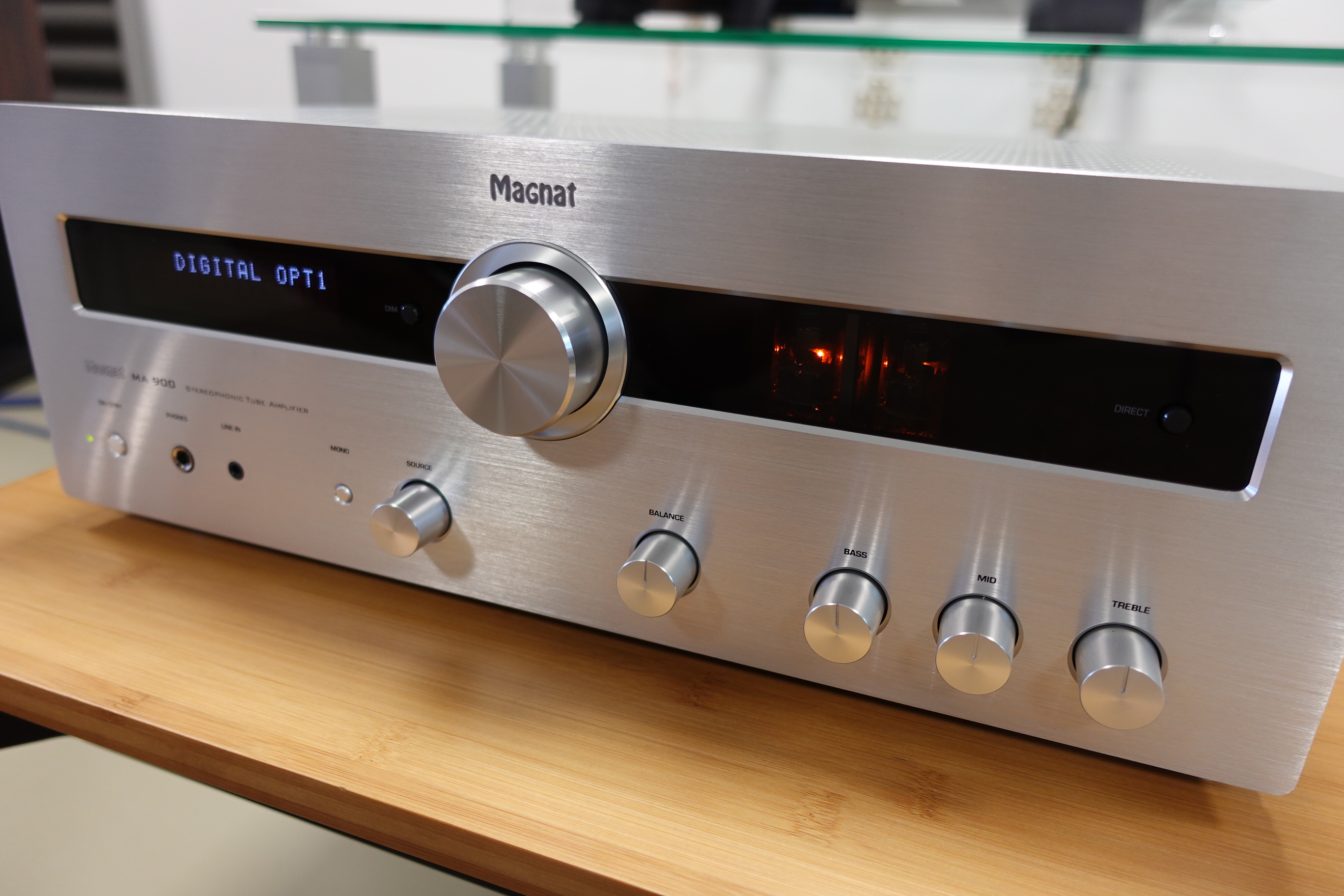 Magnat MA900 | Výkonný hybridní integráč - Audio novinky